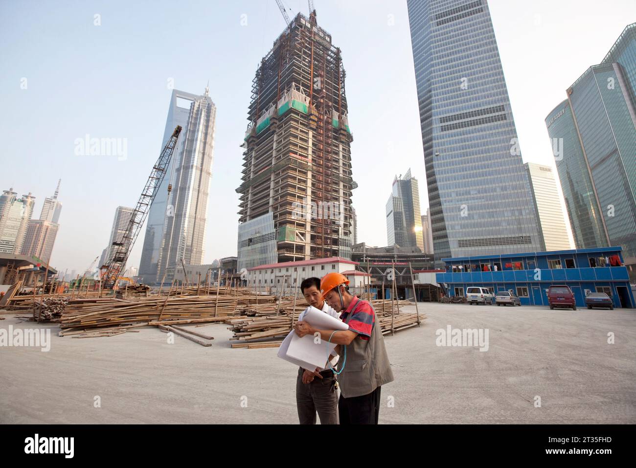 Shanghai tower construction hi-res stock photography and images - Alamy