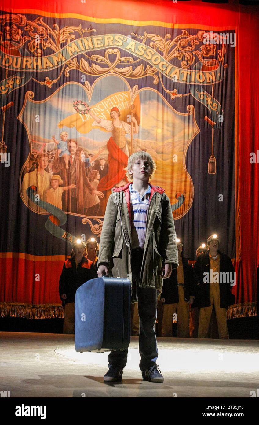 Victoria age actor hi-res stock photography and images - Alamy