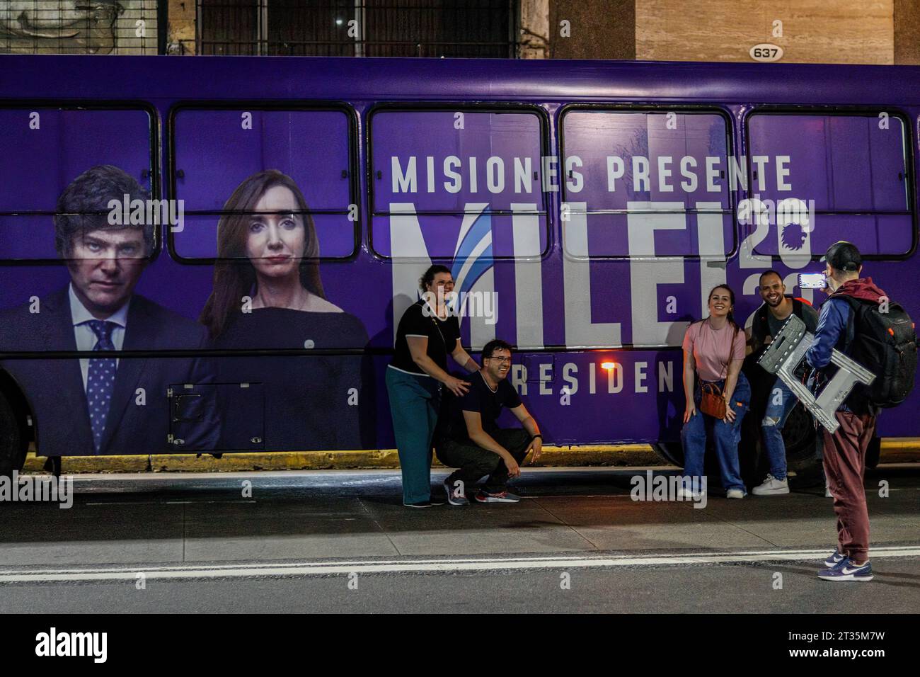 Buenos Aires, Argentina. 22nd Oct, 2023. A group of people take a photo ...
