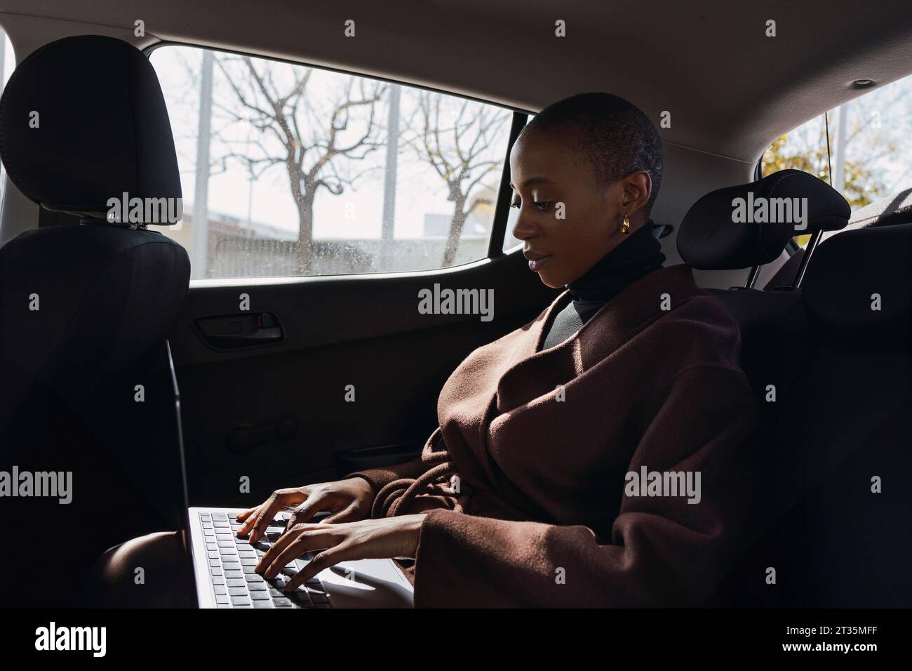 Working in the car business hi-res stock photography and images - Alamy