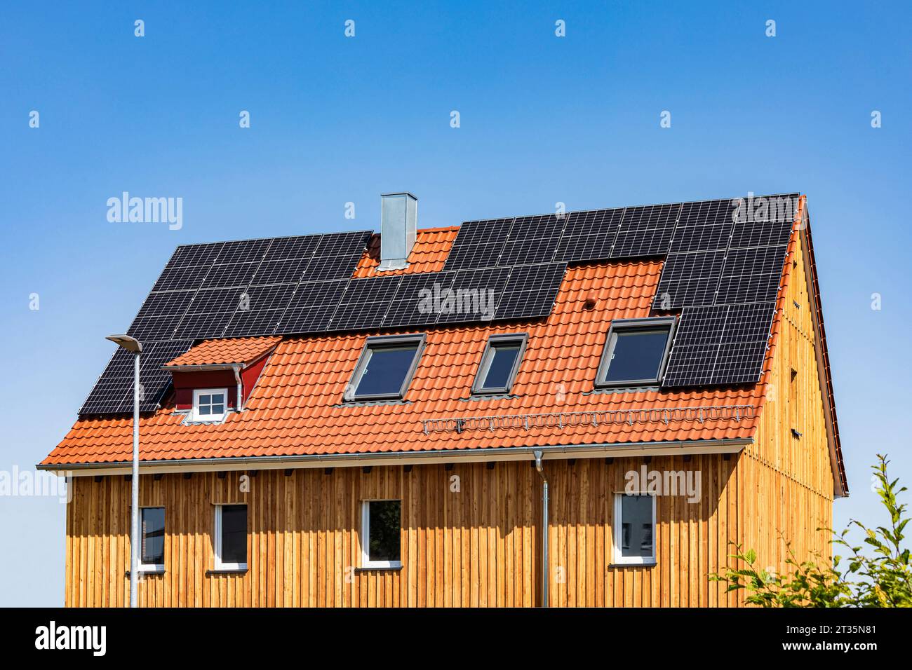 Solar panels old house hi-res stock photography and images - Alamy