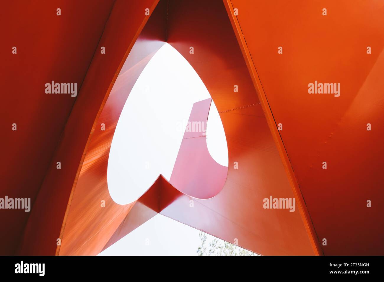 Geometric sculpture hi-res stock photography and images - Alamy