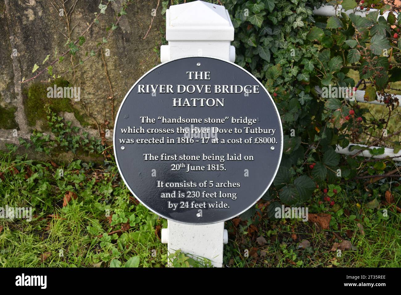 Hatton River Dove Bridge 200 year commemorative plaque Stock Photo - Alamy