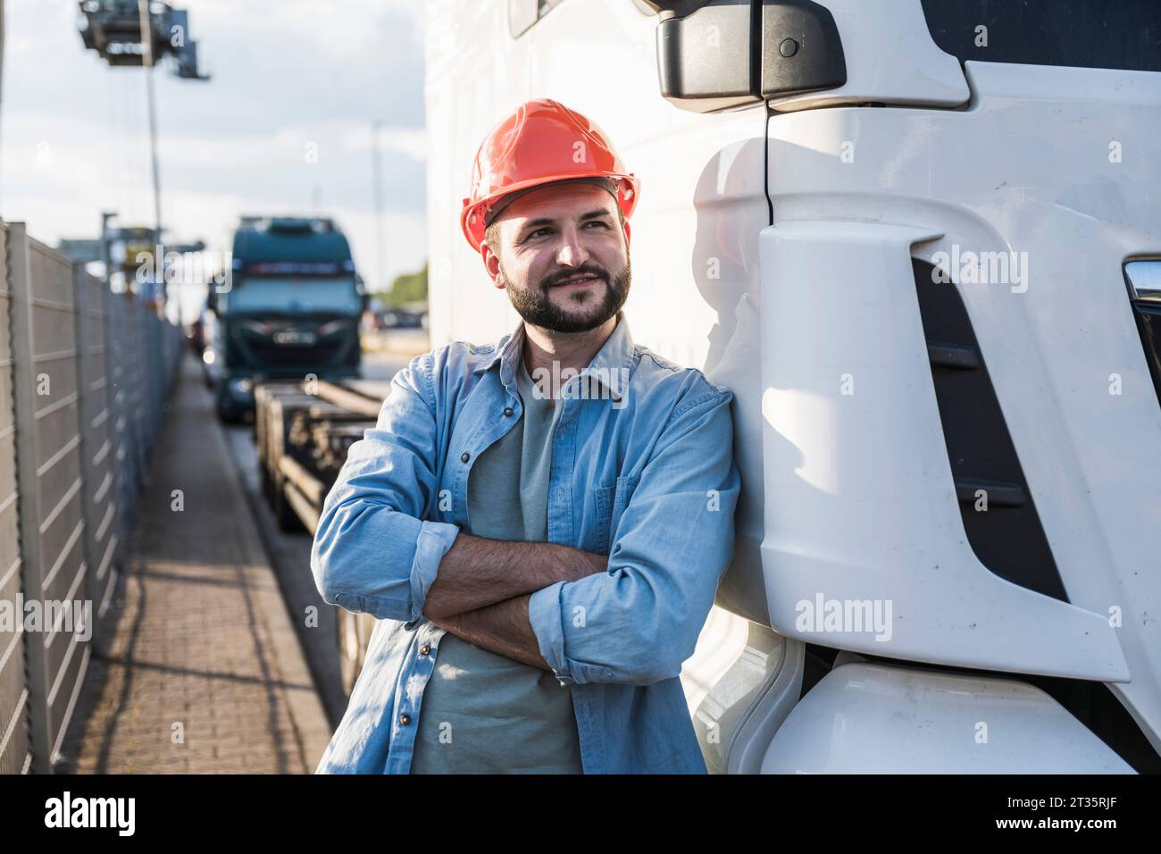 Leaning on truck hi-res stock photography and images - Alamy