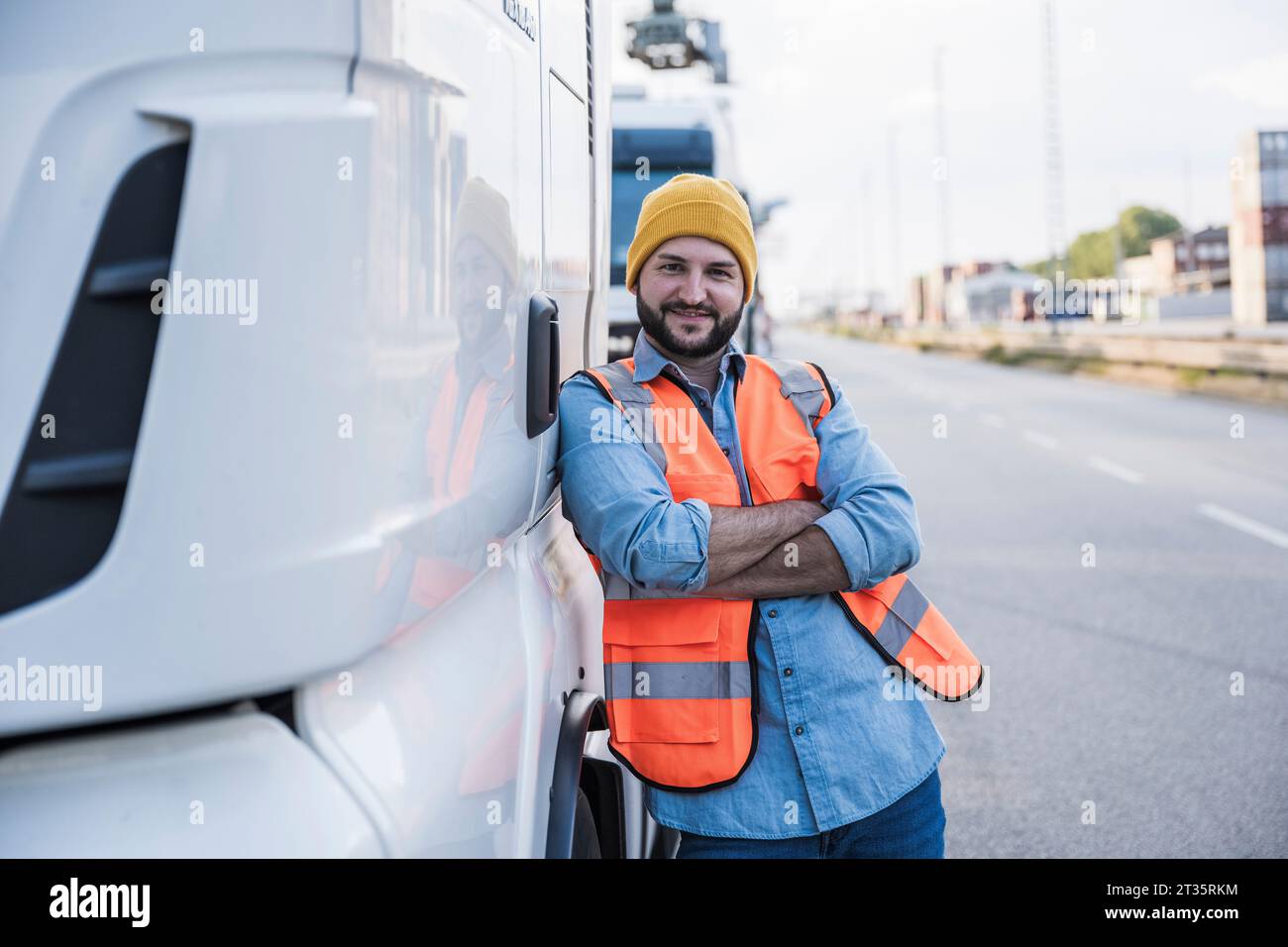 Smiling truck hi-res stock photography and images - Alamy