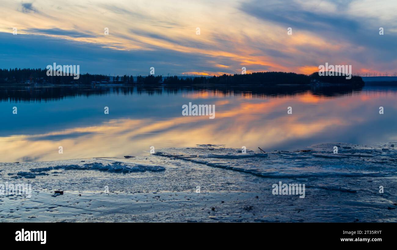 Pink sunset hi-res stock photography and images - Alamy