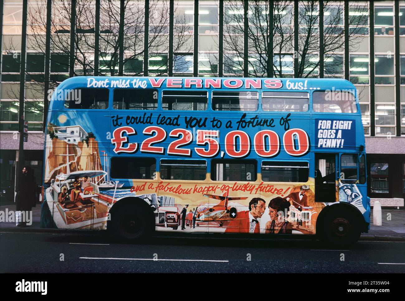 Routemaster london bus 1970s hi-res stock photography and images - Alamy