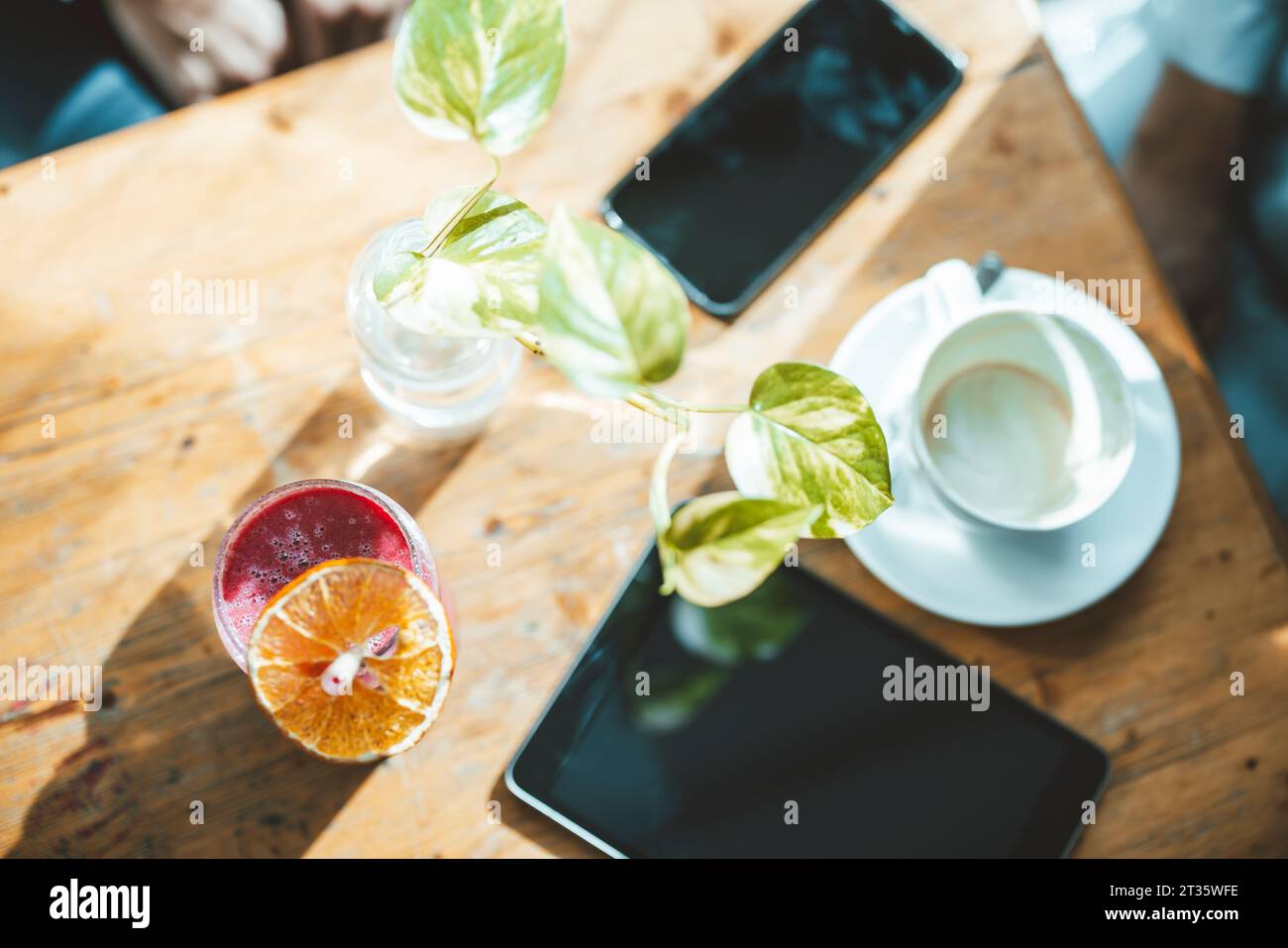 Juice table hi-res stock photography and images - Alamy