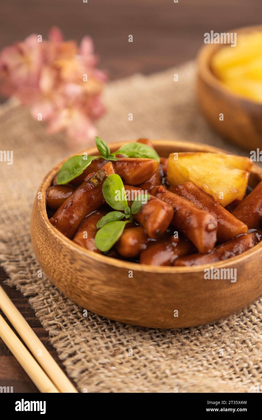 Instant tteokbokki hi-res stock photography and images - Alamy