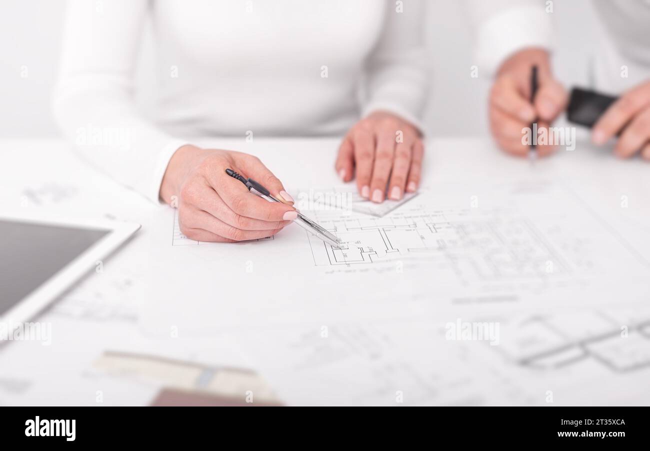 Civil engineers, table hi-res stock photography and images - Alamy