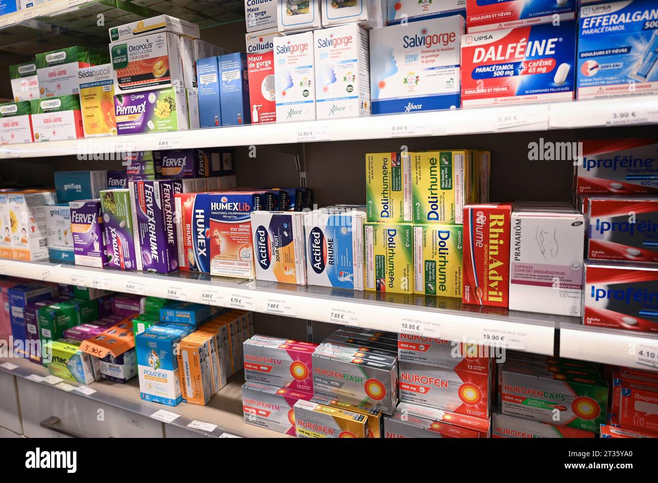 Paris, France. 23rd Oct, 2023. Illustration of boxes of Humex ...