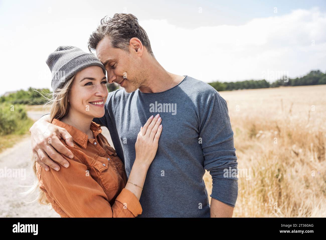 Romantic field view hi-res stock photography and images - Alamy