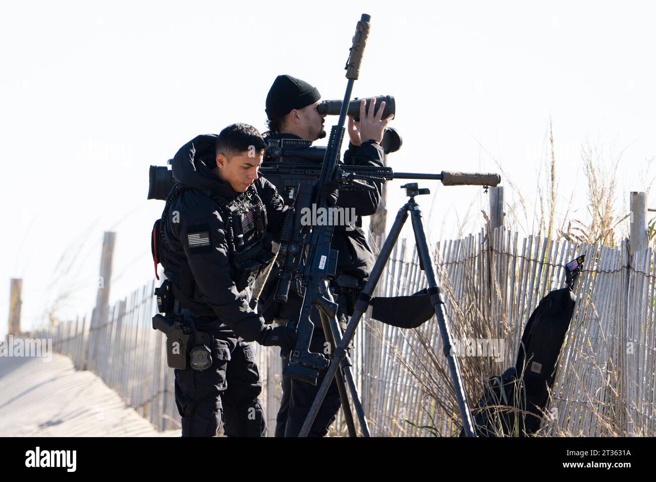 Members of the U.S. Secret Service Counter Sniper Team, secure the ...