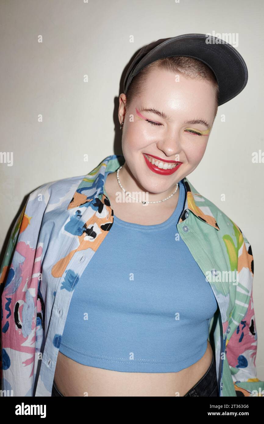 Wearing red baseball cap hi-res stock photography and images - Alamy