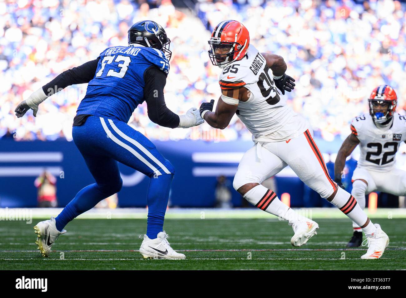 Cleveland Browns defensive end Myles Garrett (95) rushes around ...