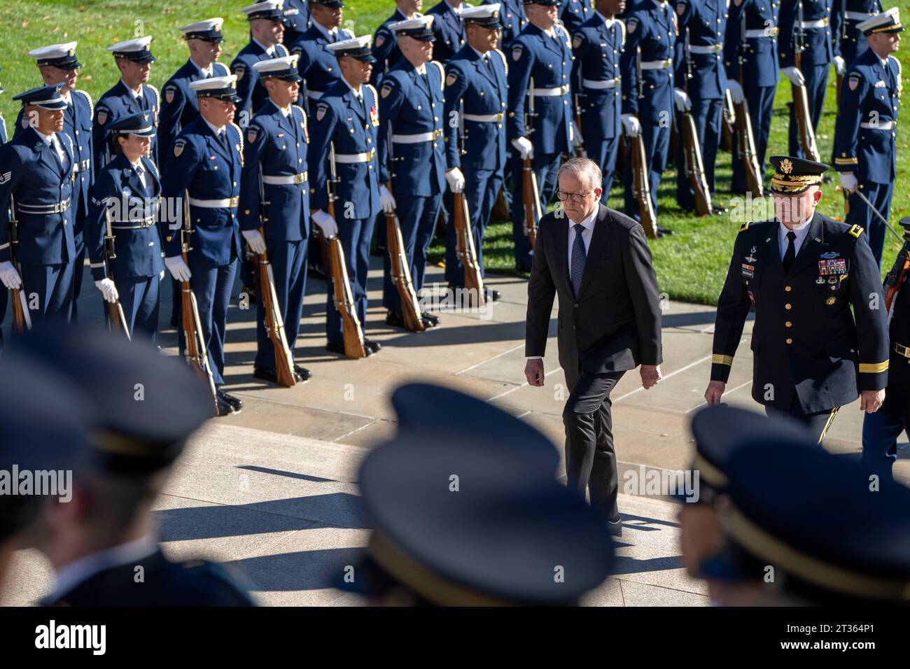 Australian Prime Minister Anthony Albanese, center, and Maj. Gen ...