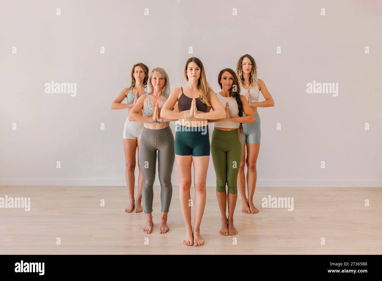 Five women pose hi-res stock photography and images - Alamy