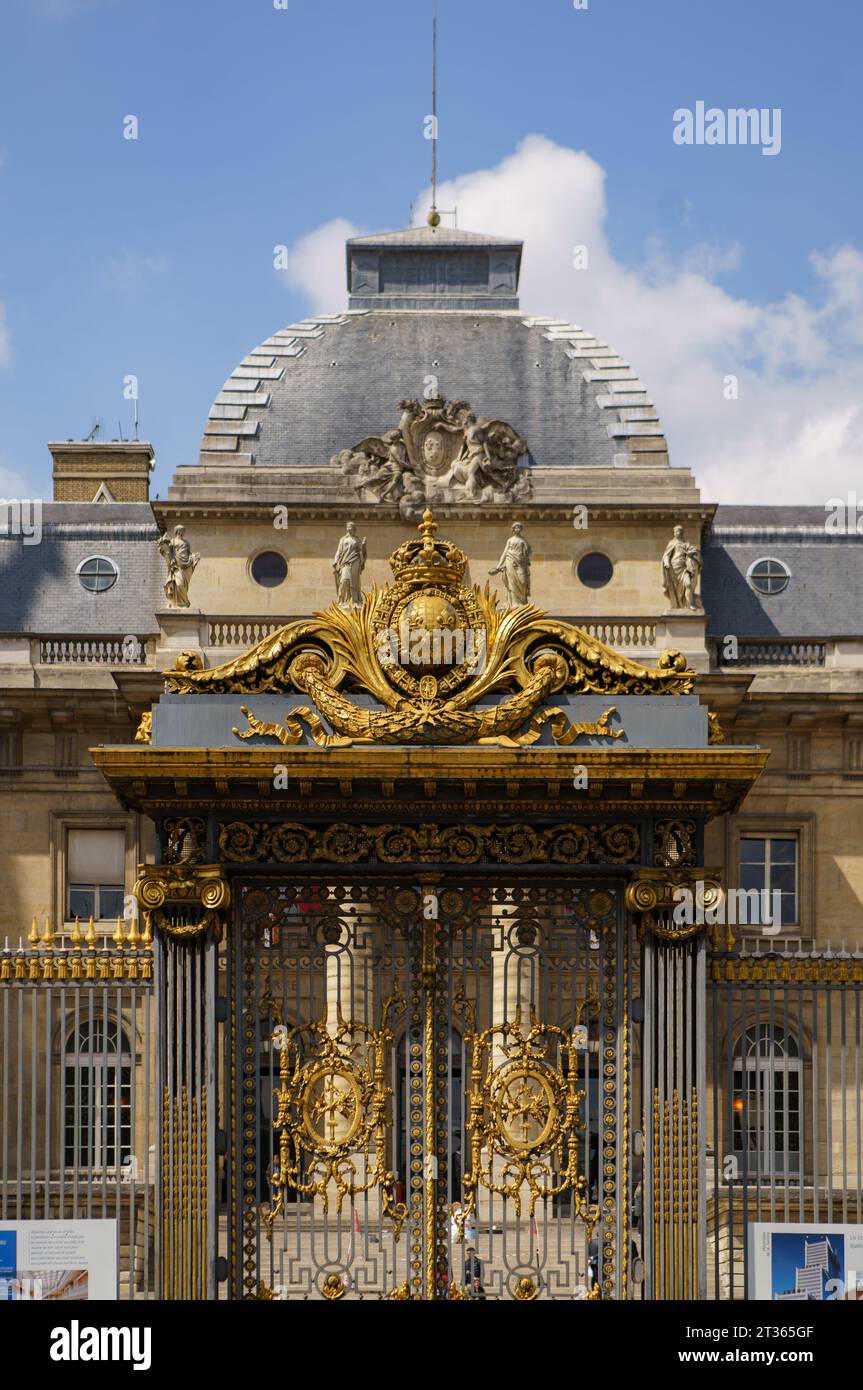 Main entrance of Palace of Justice (French: Palais de Justice, Paris ...