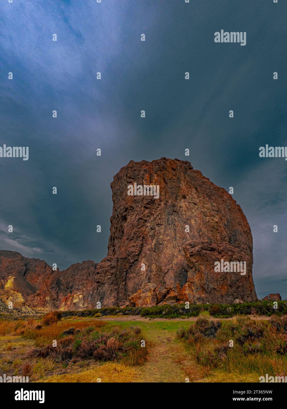 Standing Stone, iconic rock formation in a volcanic boiler Stock Photo ...