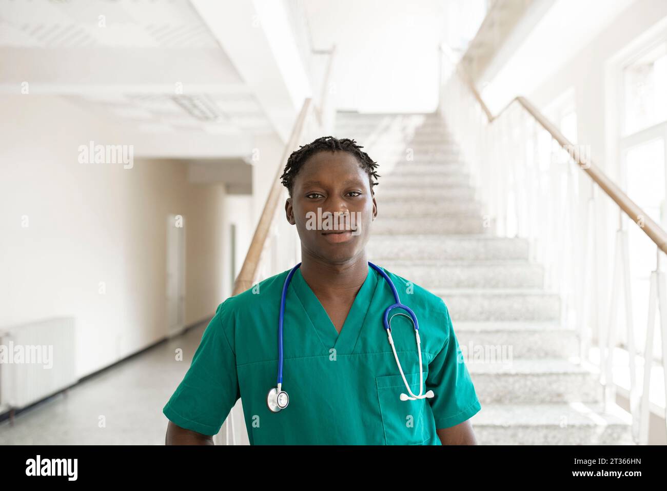 Hospital steps hi-res stock photography and images - Alamy