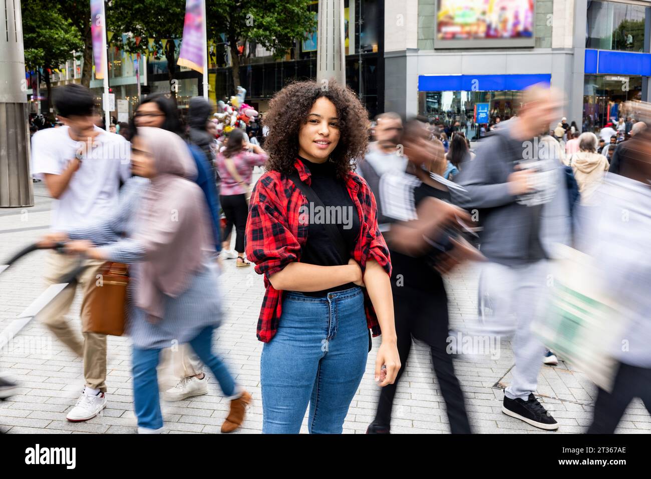 Person standing out in crowd hi-res stock photography and images - Alamy