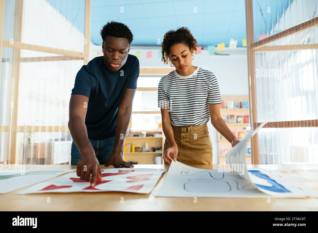 Classroom art students hi-res stock photography and images - Alamy