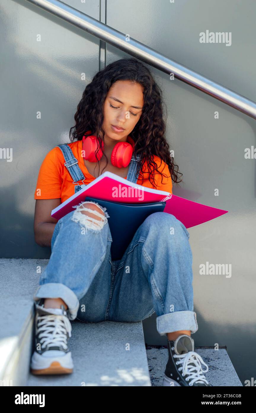 Staircase studying hi-res stock photography and images - Alamy