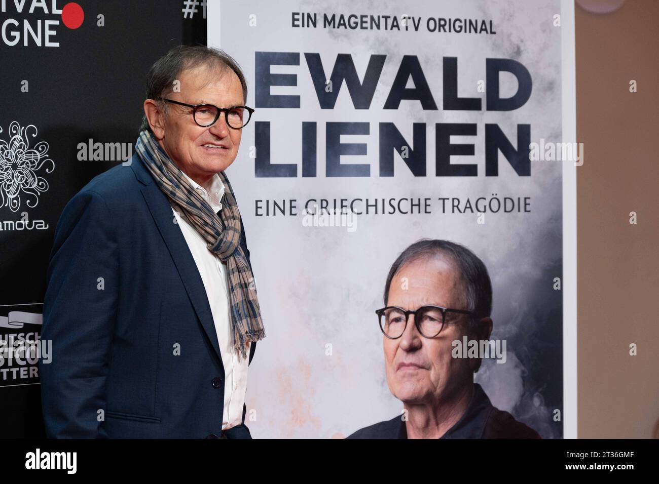 Ewald LIENEN, ehem. Fussballspieler, Fussballtrainer, Roter Teppich ...