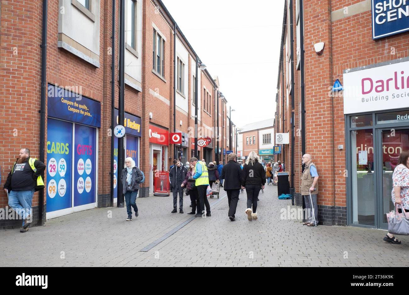 Pedestrianised high street in cleveland hi-res stock photography and ...