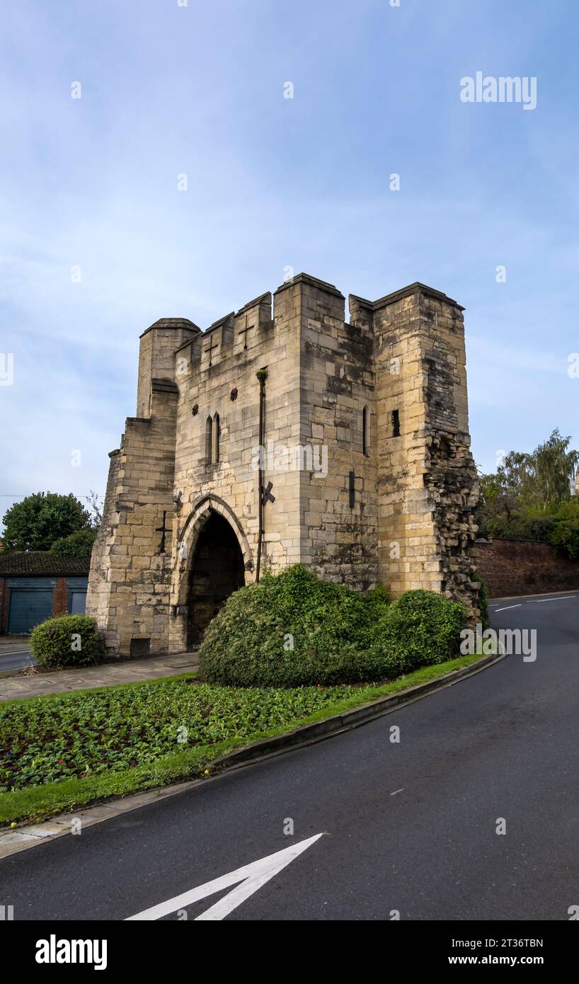 Pottergate arch oldgateway to Lincoln cathedral quarter, Lincoln City ...
