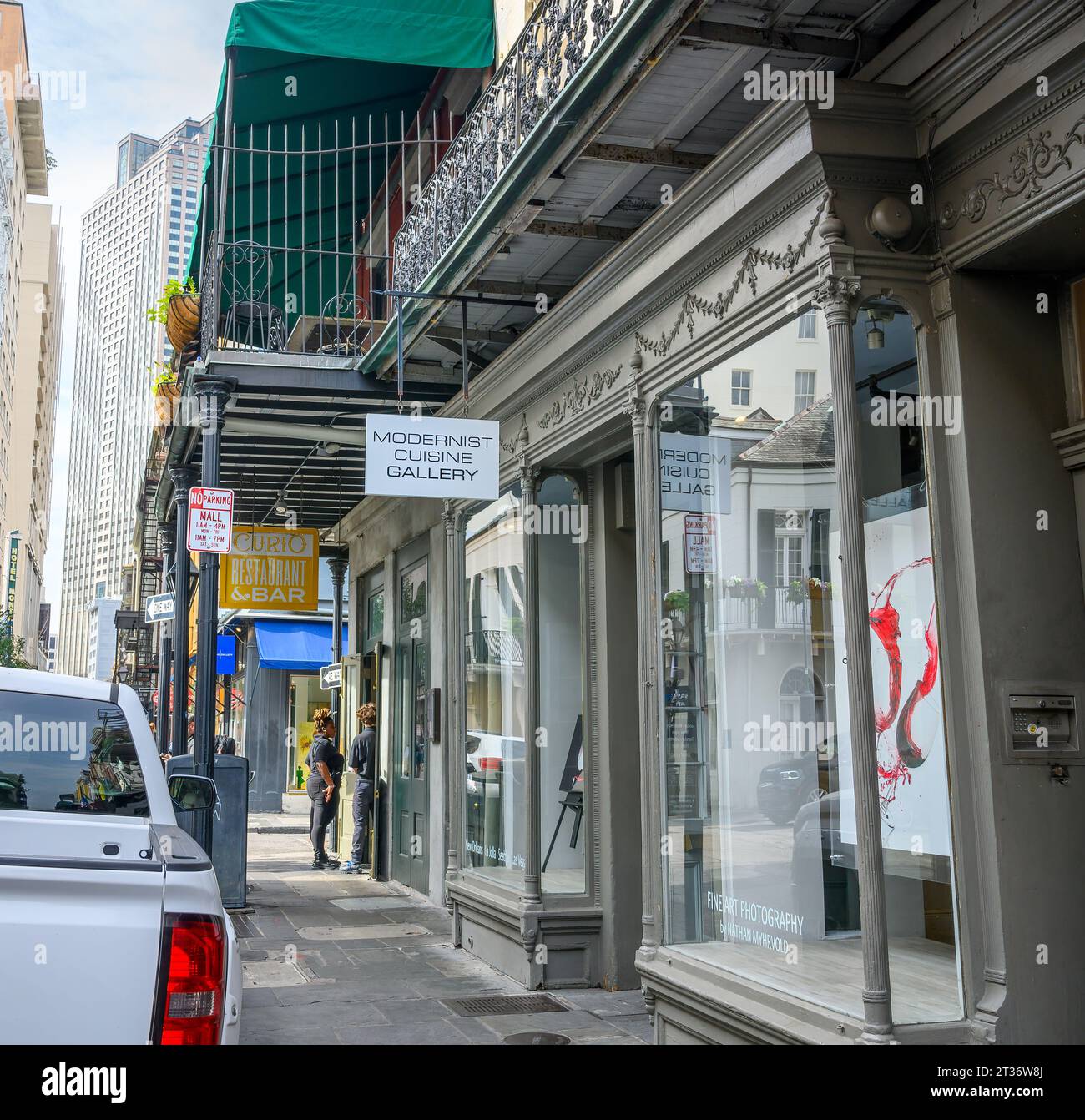 Curio restaurant and bar hi-res stock photography and images - Alamy