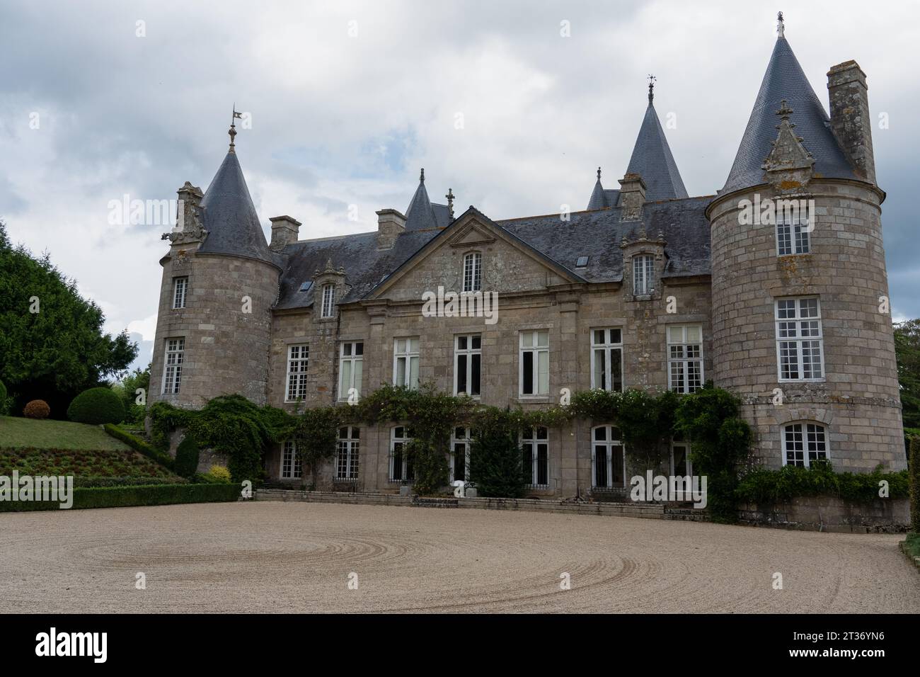 Turreted medieval historic building tower hi-res stock photography and ...
