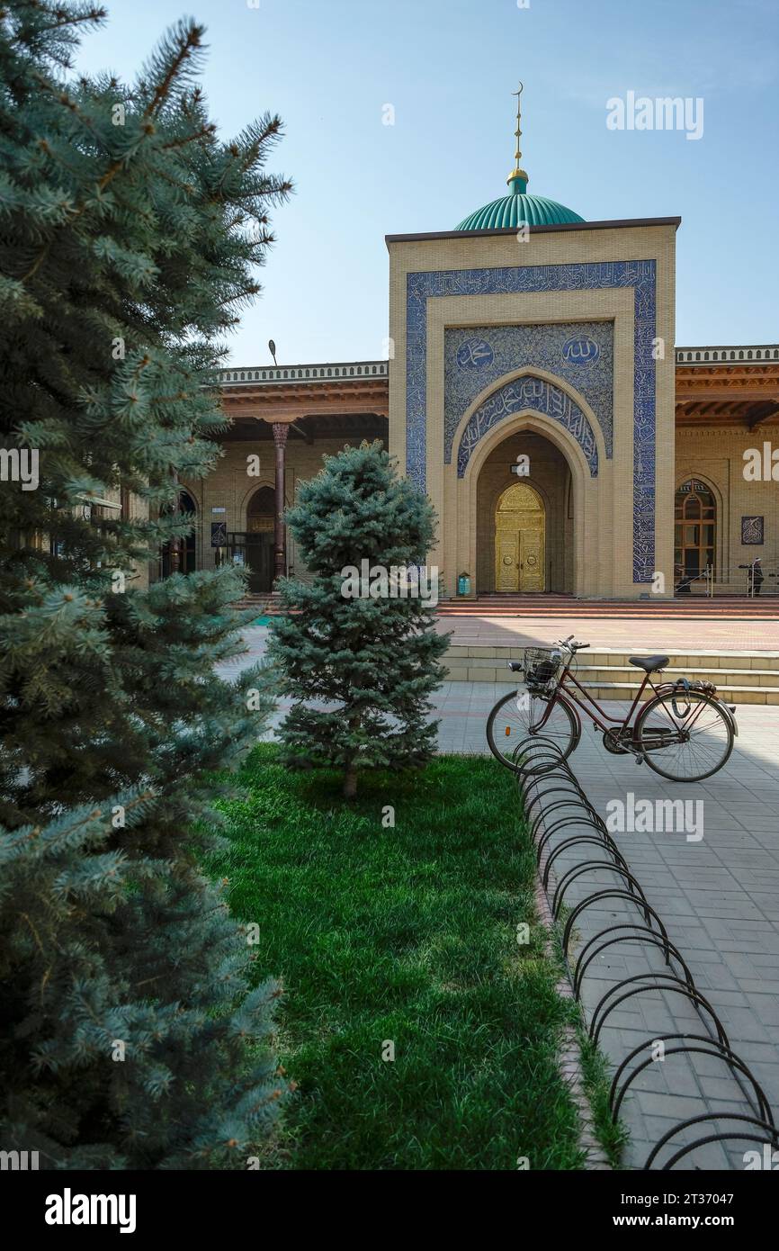 Margilan, Uzbekistan - October 20, 2023: Views of the Khonakha Mosque ...