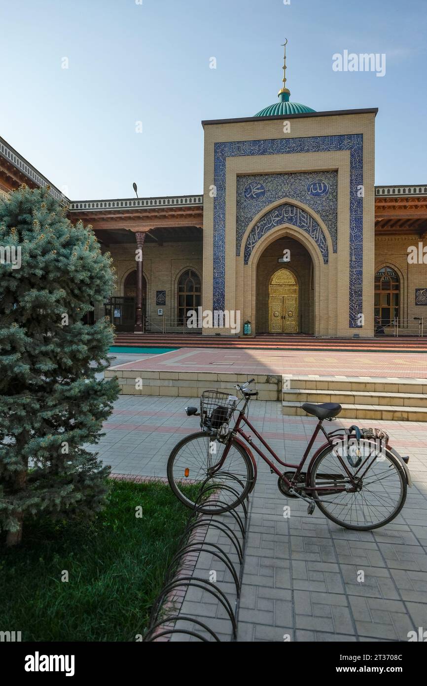 Margilan, Uzbekistan - October 20, 2023: Views of the Khonakha Mosque ...