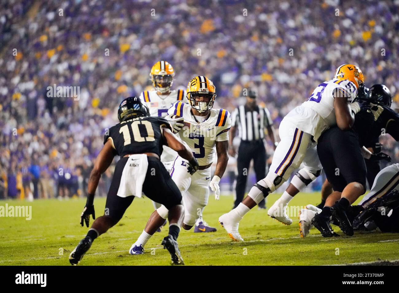 LSU running back Logan Diggs (3) carries against Army defensive back ...