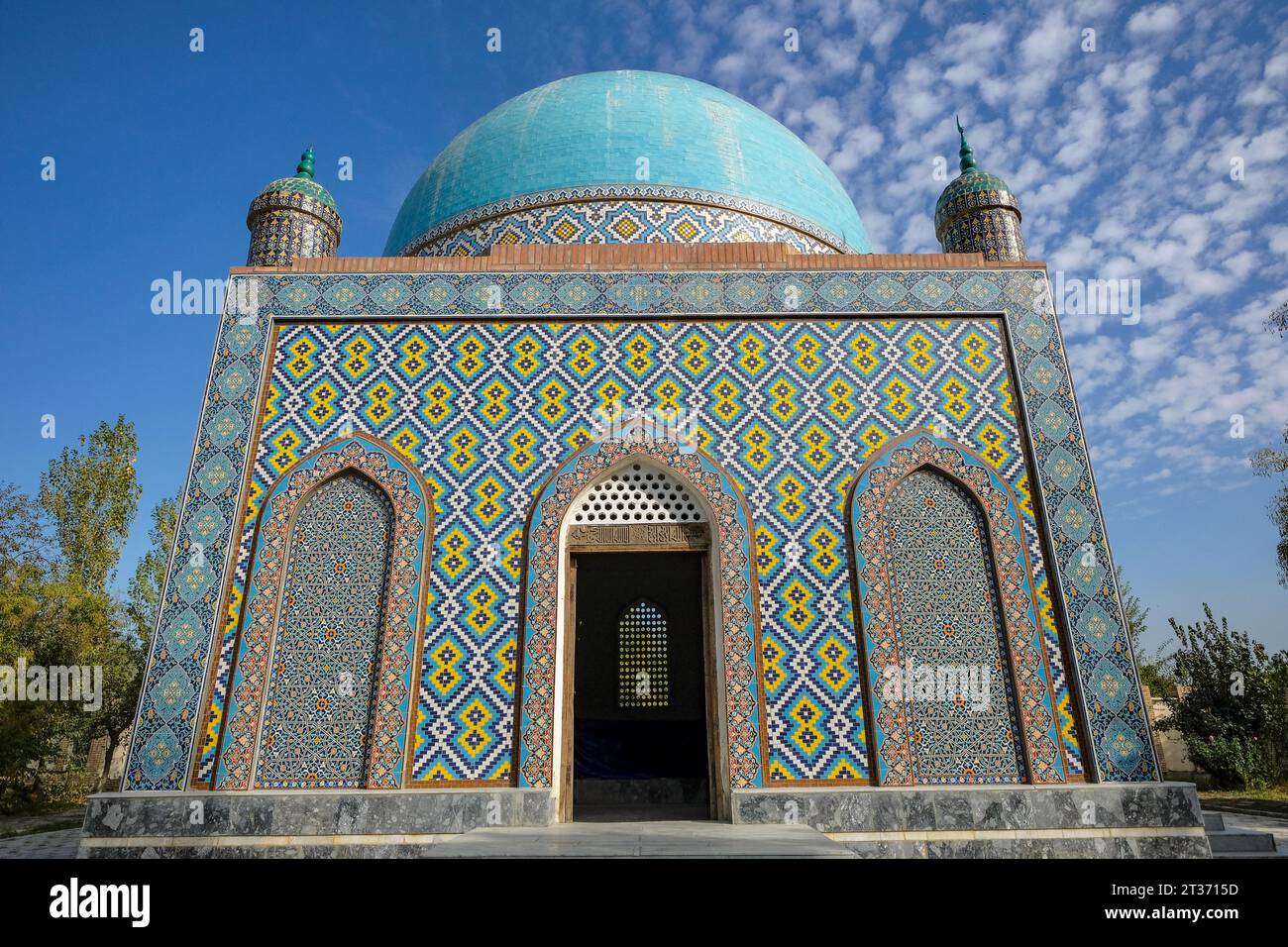 Roshidoni mausoleum hi-res stock photography and images - Alamy