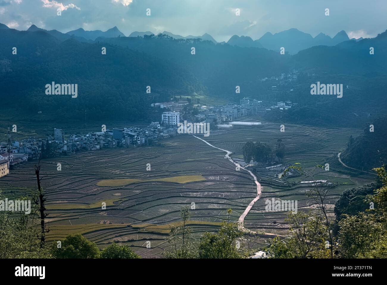 Rice fields and the peaks of the Dong Van Karst Plateau UNESCO Global ...