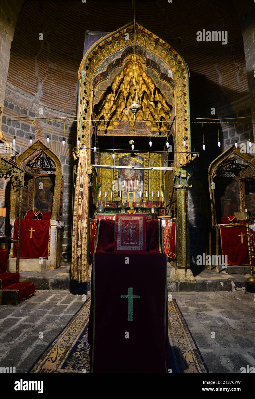 Virgin mary ancient assyrian church hi-res stock photography and images ...