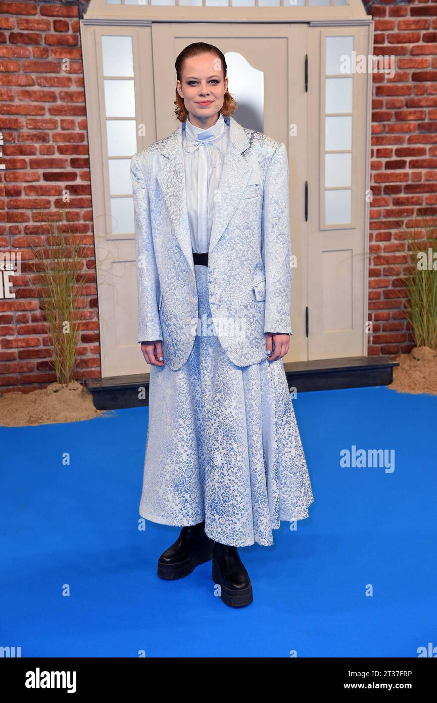 Emma bading hi-res stock photography and images - Alamy