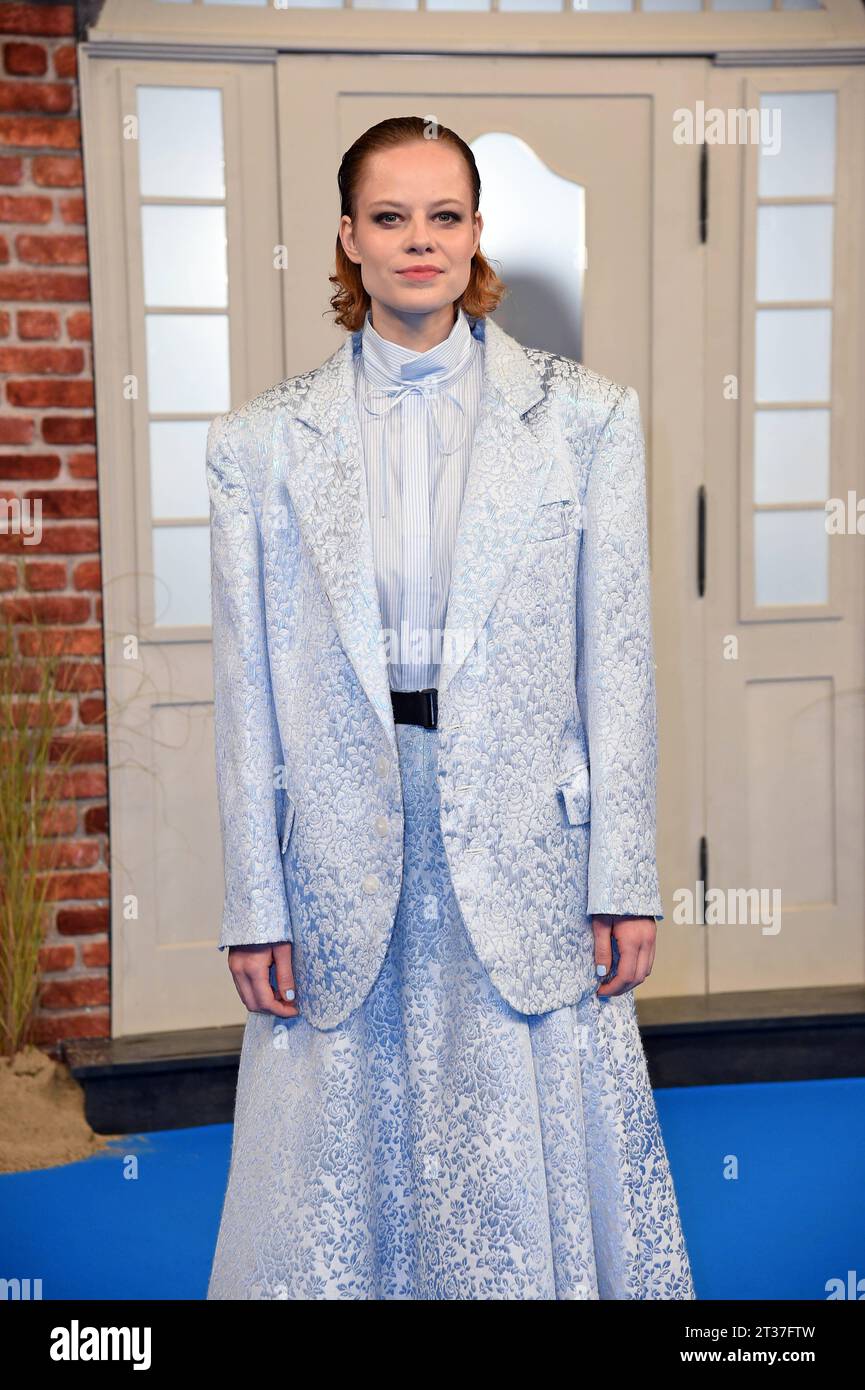 Emma Bading bei der Premiere der Amazon Prime Video Serie von Sebastian ...