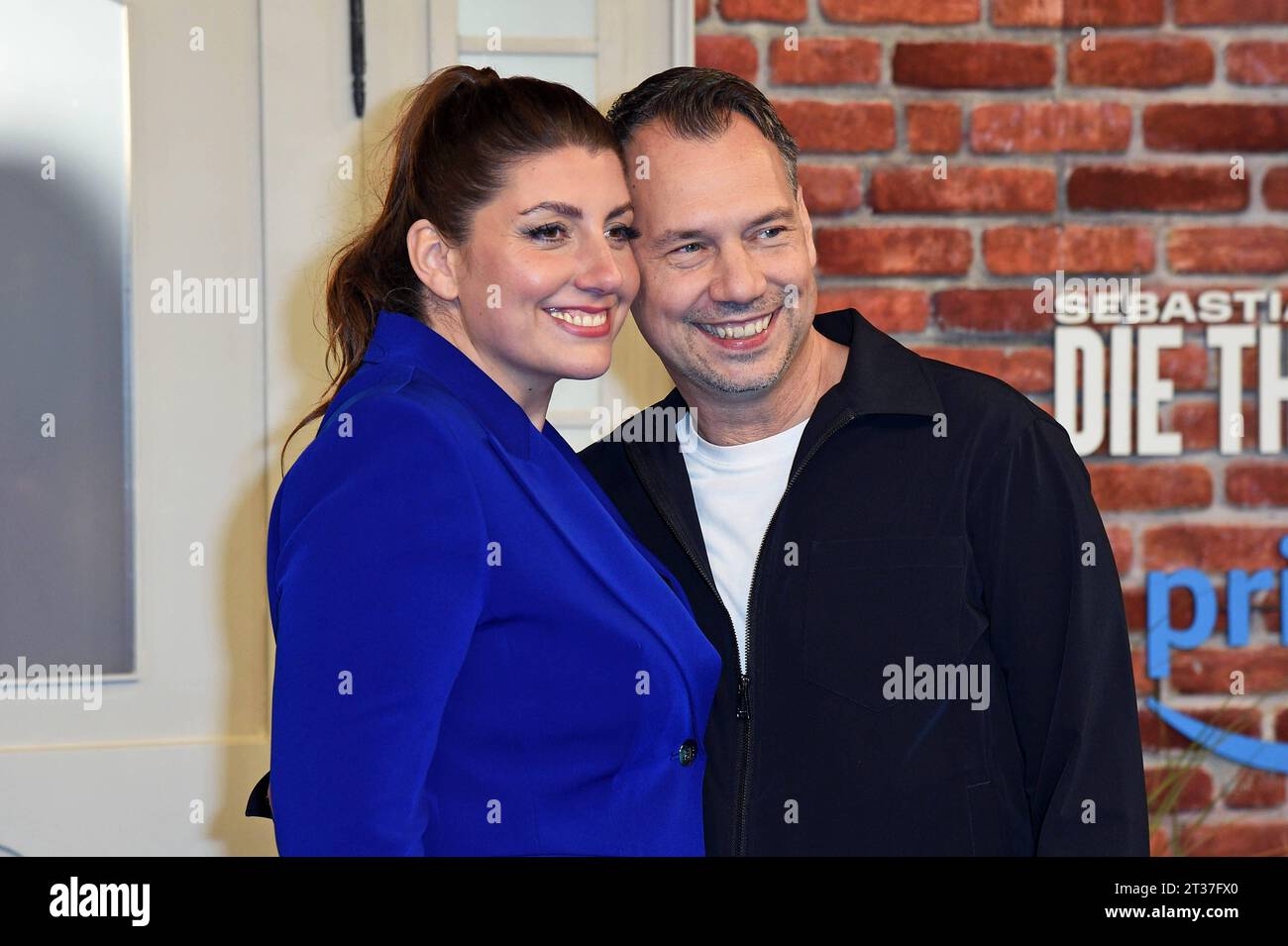 Sebastian Fitzek mit Ehefrau Linda Fitzek bei der Premiere der Amazon ...