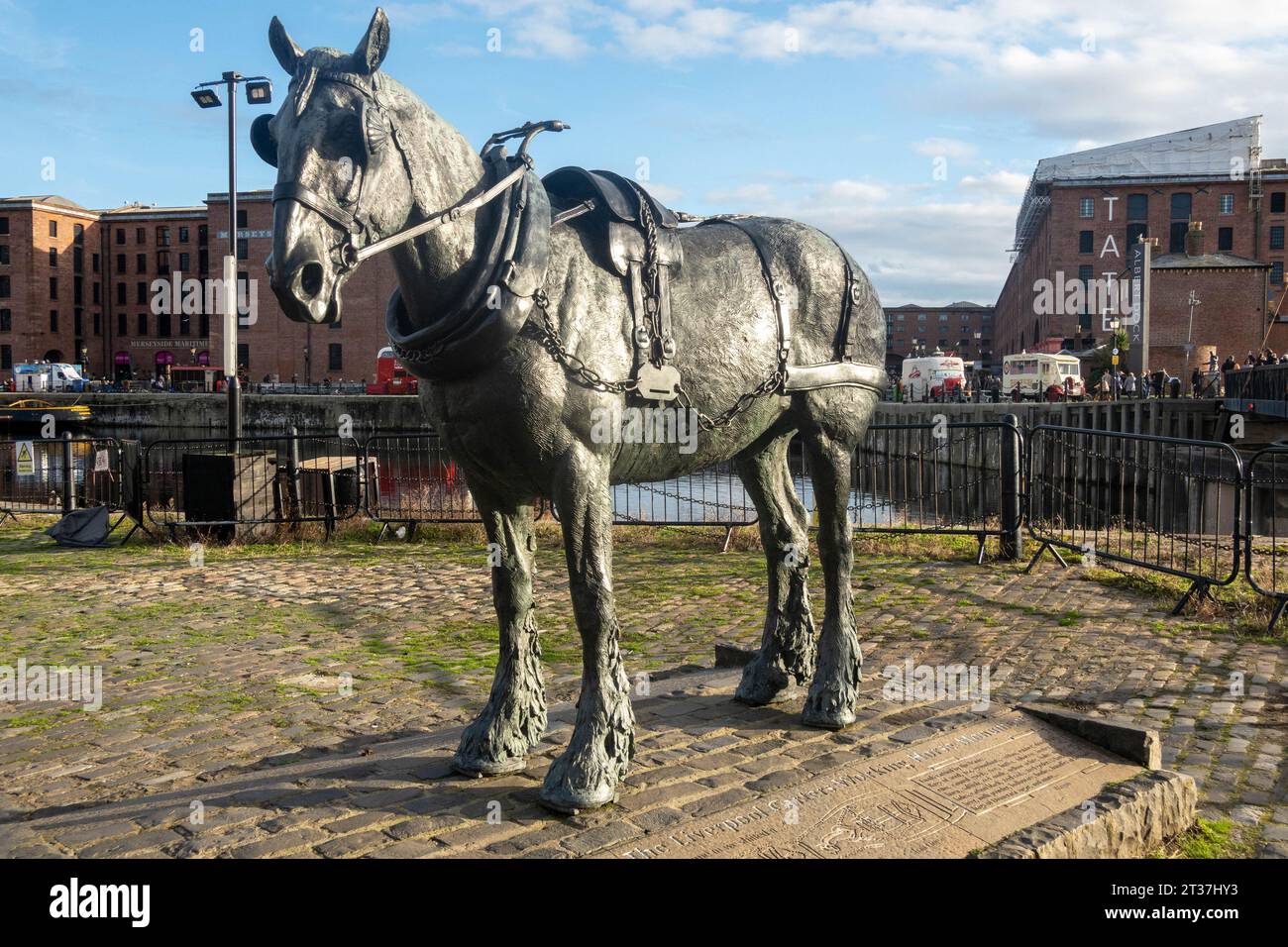 Waiting, a memorial statue to the working horses of Liverpool Stock ...