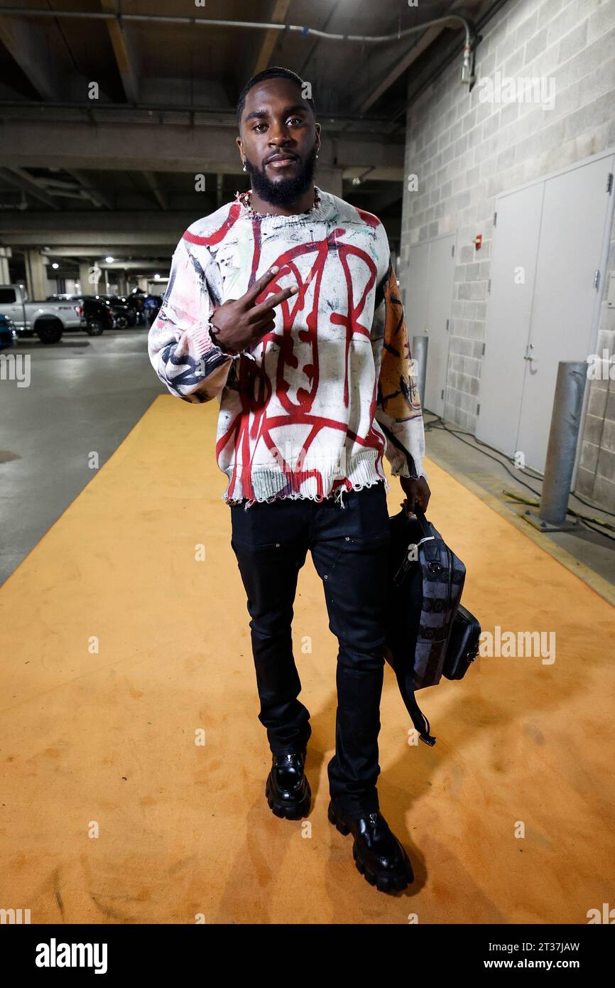 Chicago Bears cornerback Jaylon Johnson (33) arrives at Soldier Field ...