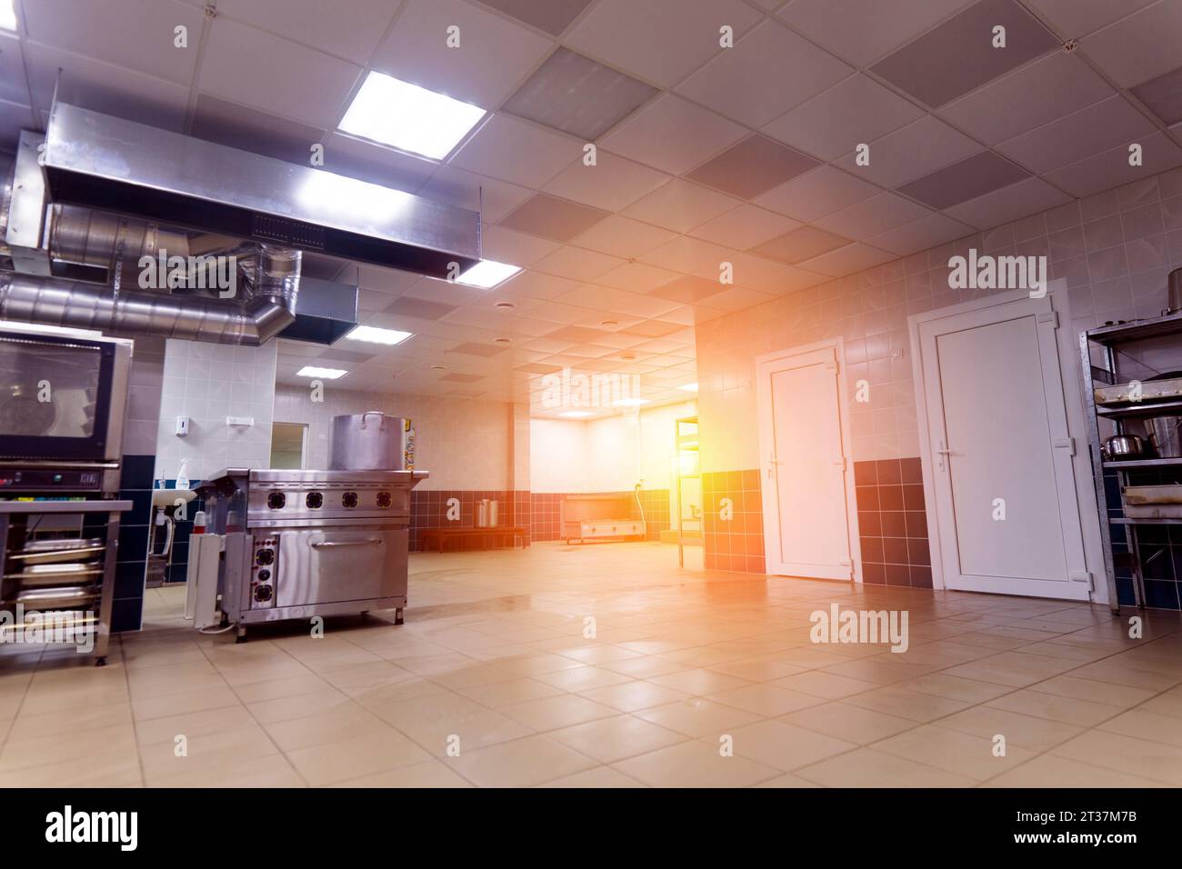 Big school lunch room hi-res stock photography and images - Alamy