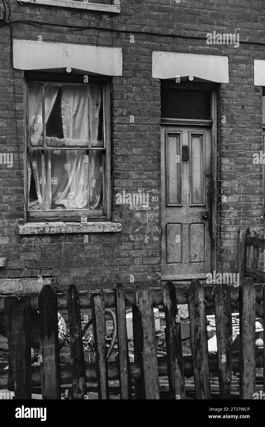 Victorian slum housing hi-res stock photography and images - Alamy