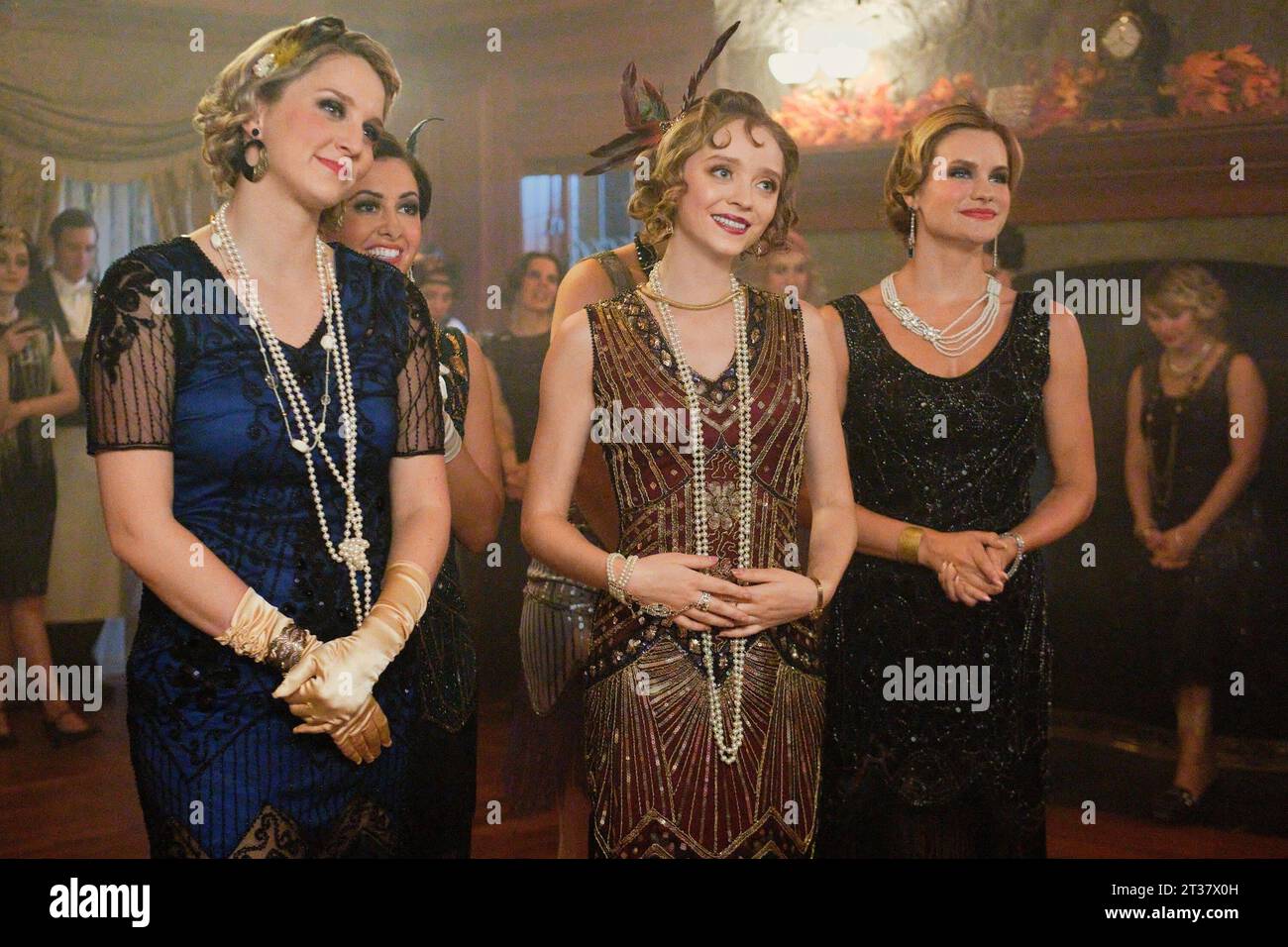 3 BED, 2 BATH, 1 GHOST, from left: Jaimie Ashworth, Madeleine Arthur ...