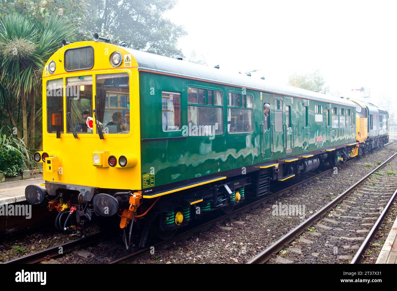 Class 37418 with inspection saloon Caroline at Poppleton railway ...