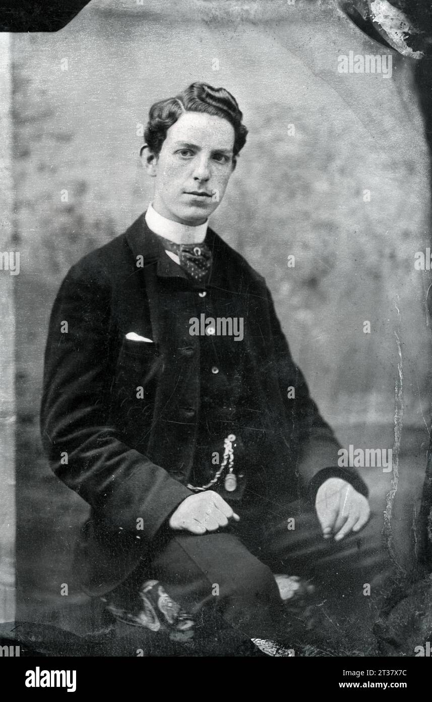 Victorian fashion man hi-res stock photography and images - Alamy