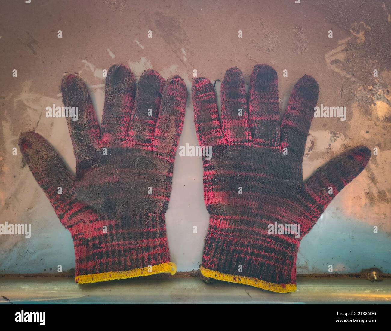 Construction safety gloves top hi-res stock photography and images - Alamy