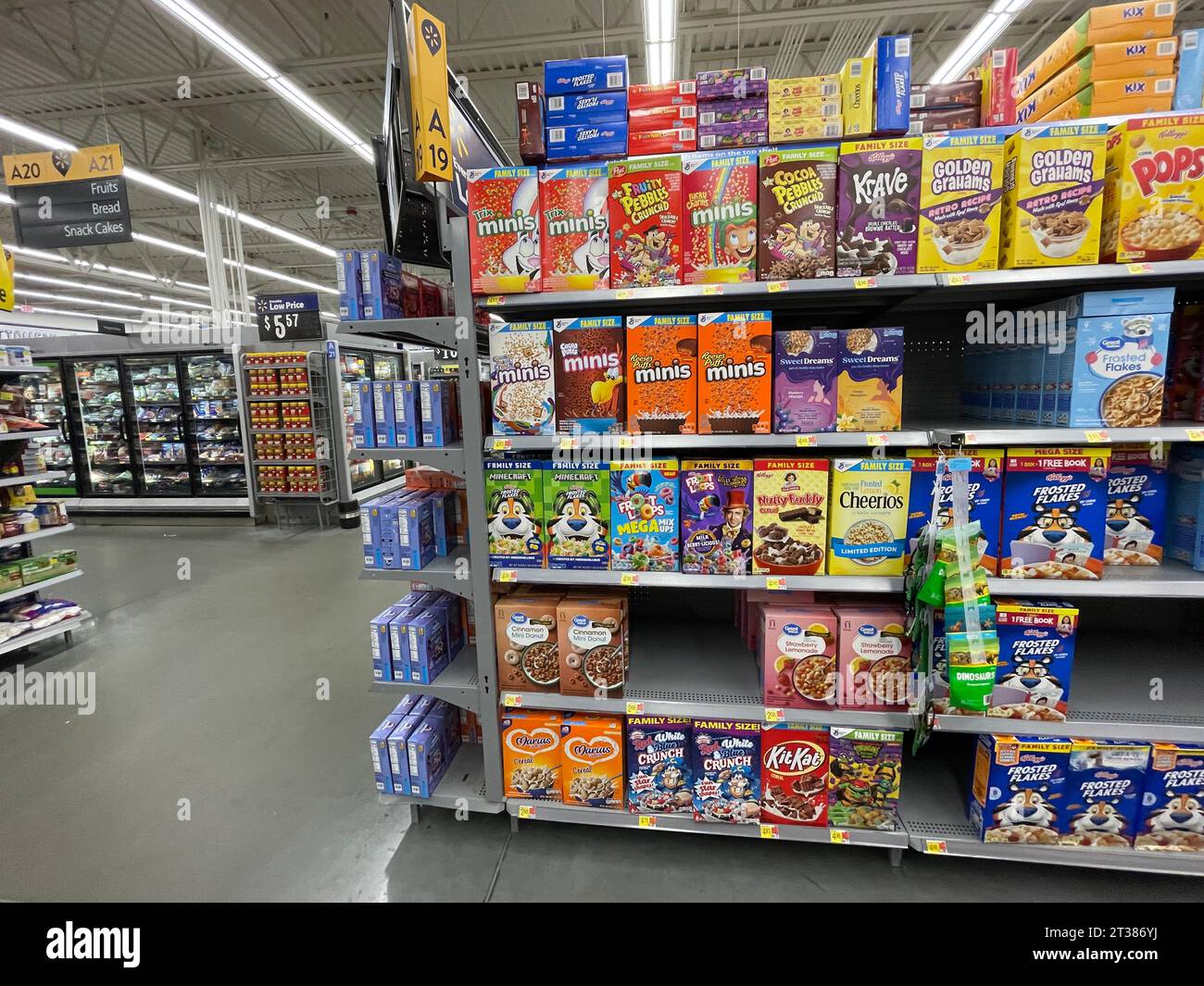 Grocery store cereal hi-res stock photography and images - Alamy